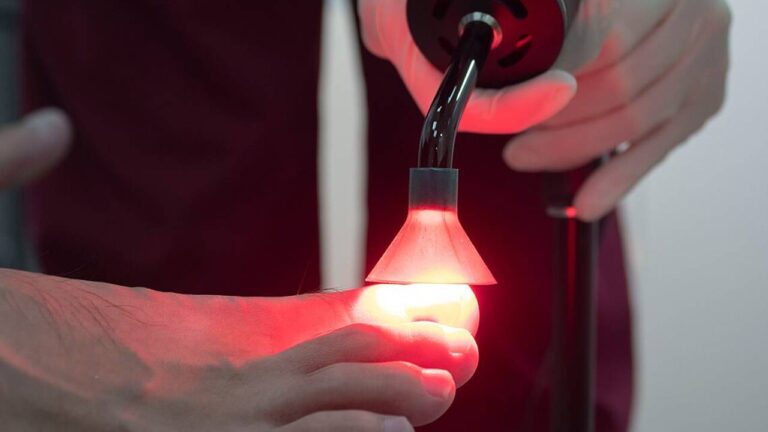 Punca Ketuat Kaki: Sebab, Jenis, Gejala & Rawatan